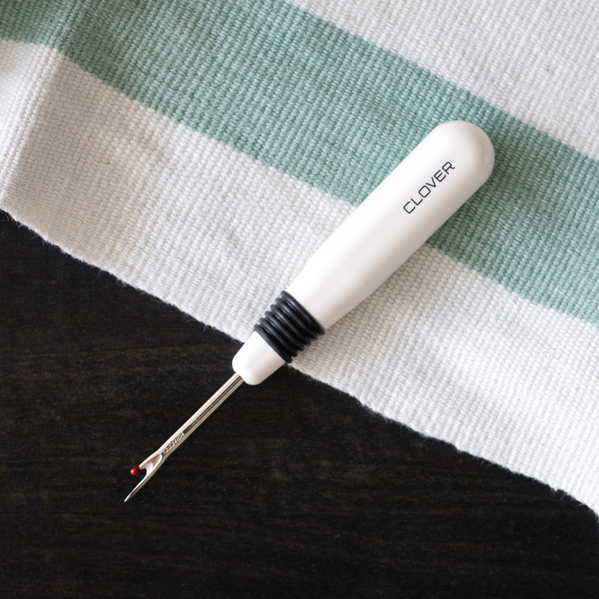 Clover Seam Ripper – Fringe Fabrics
